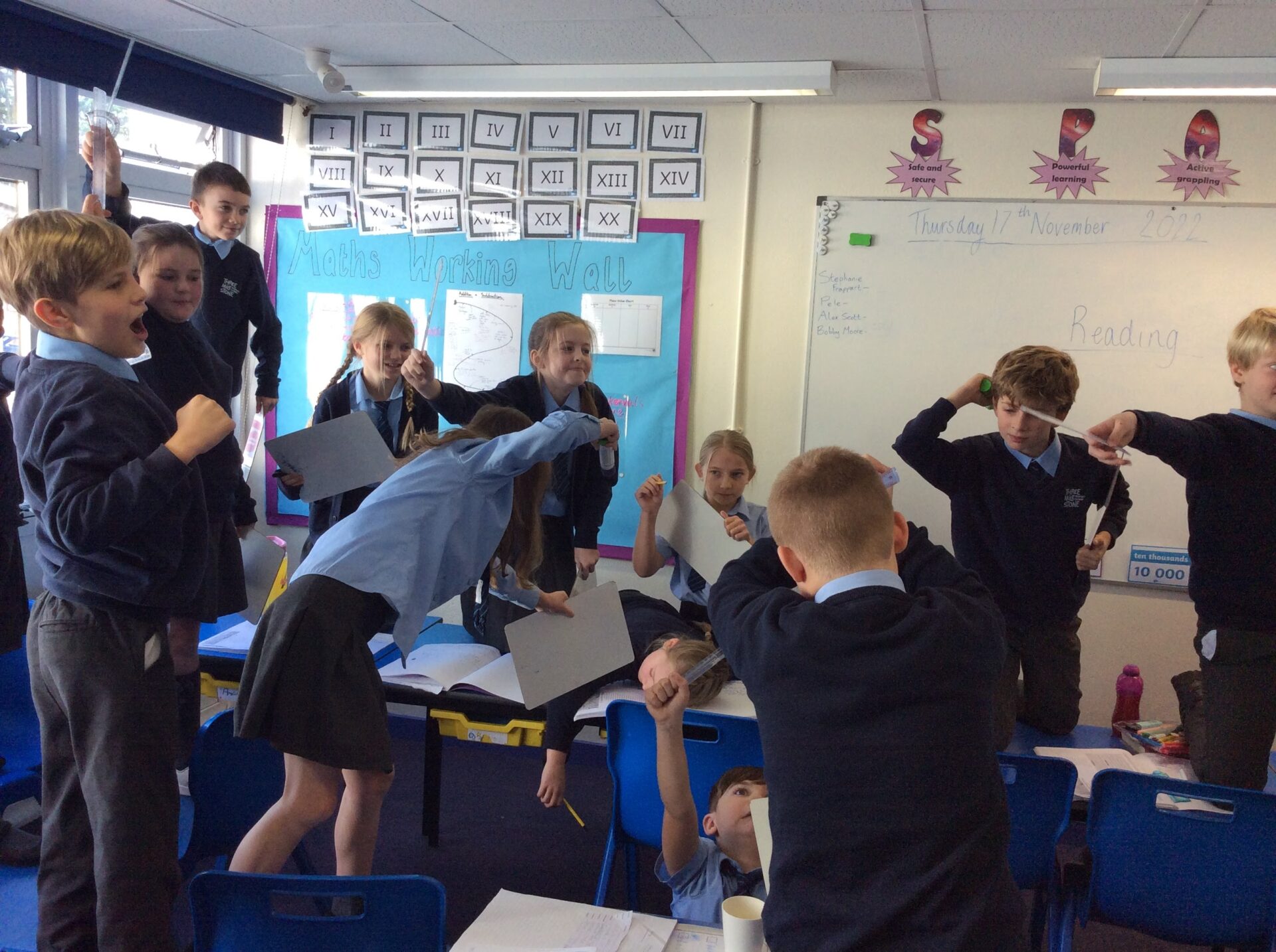Battle of Hastings 'Freeze Frames' - Threemilestone Primary School